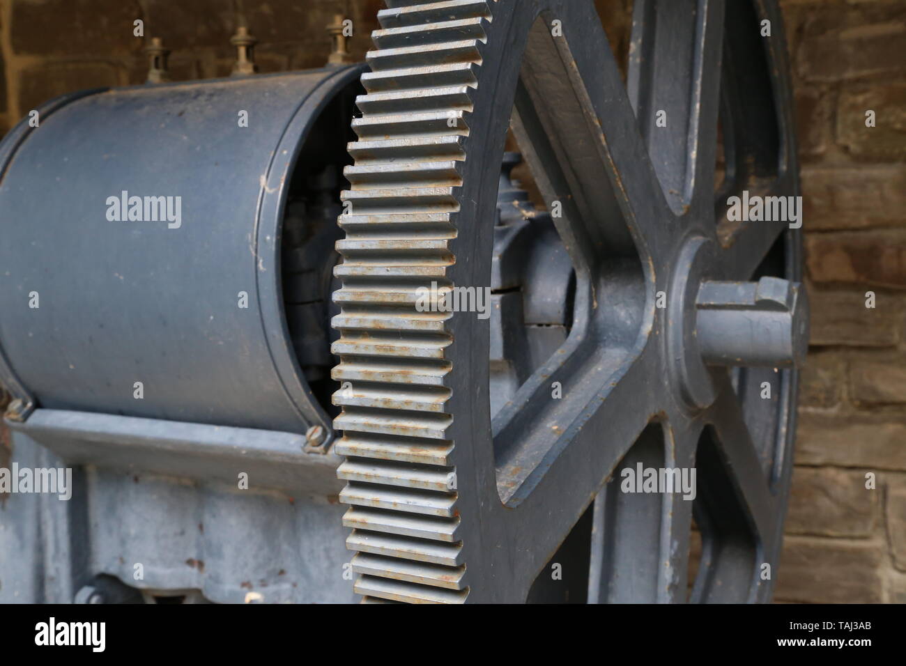 Internal gear mechanism in hi-res stock photography and images - Alamy