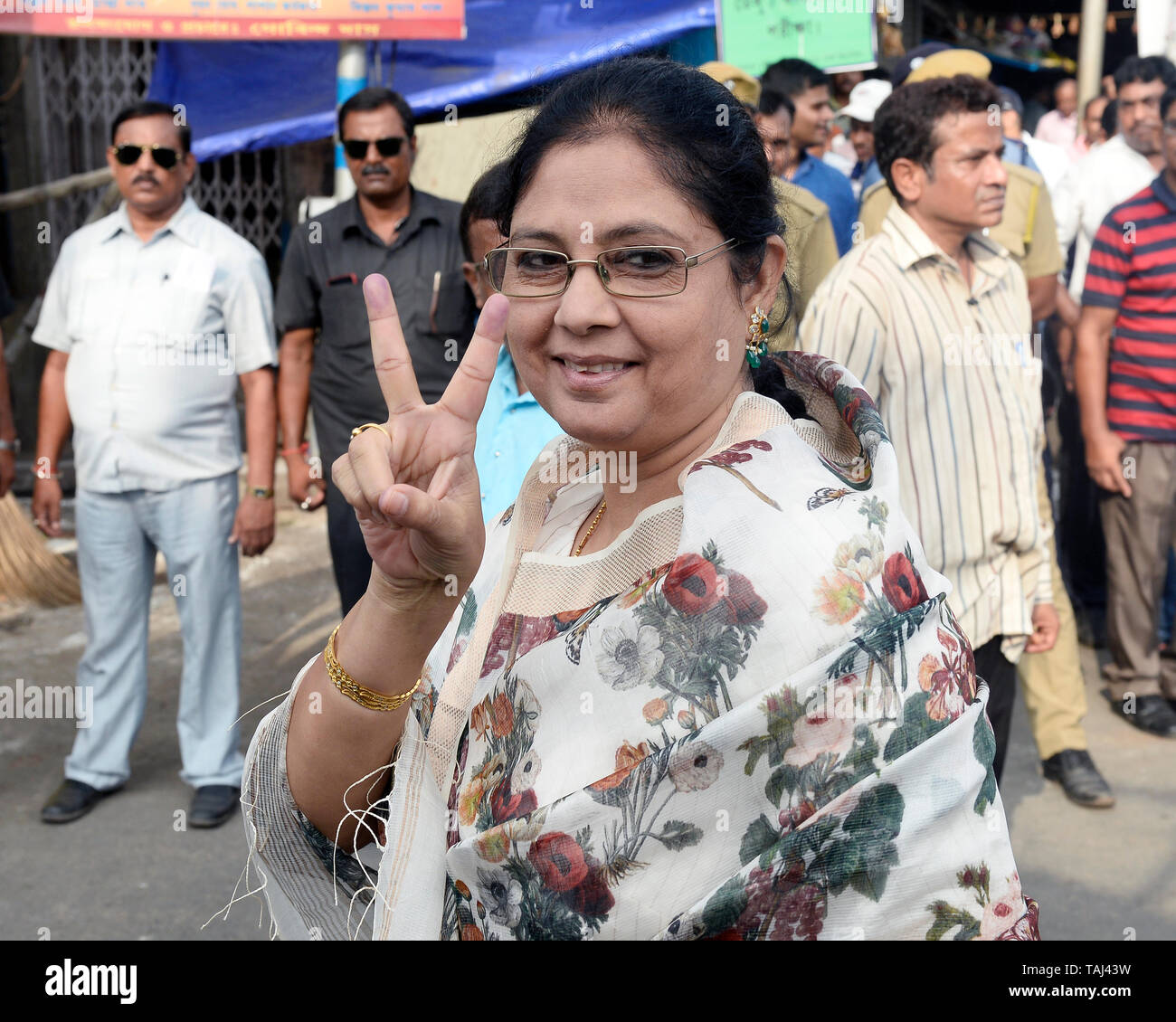 Sajda hi-res stock photography and images - Alamy
