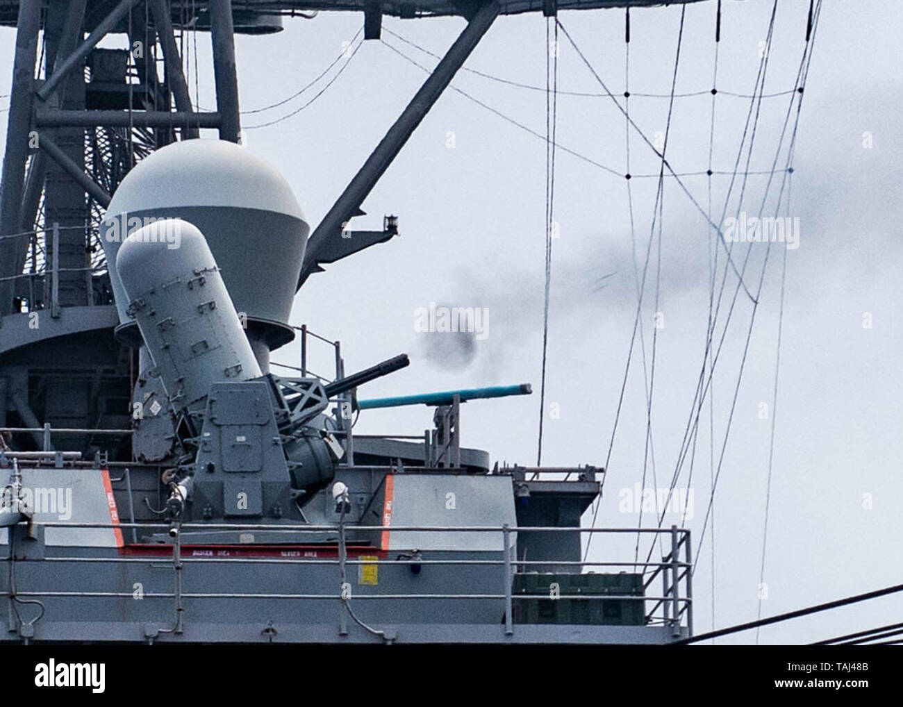 190524-N-HD110-0095 PACIFIC OCEAN (May 24, 2019) The Harpers Ferry ...