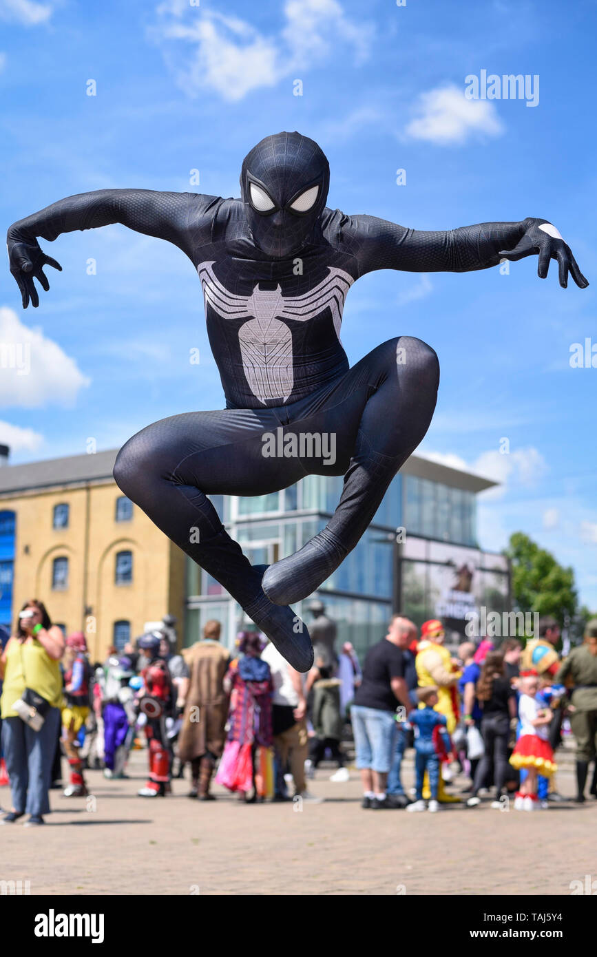 Spider man cosplayer hi-res stock photography and images - Alamy