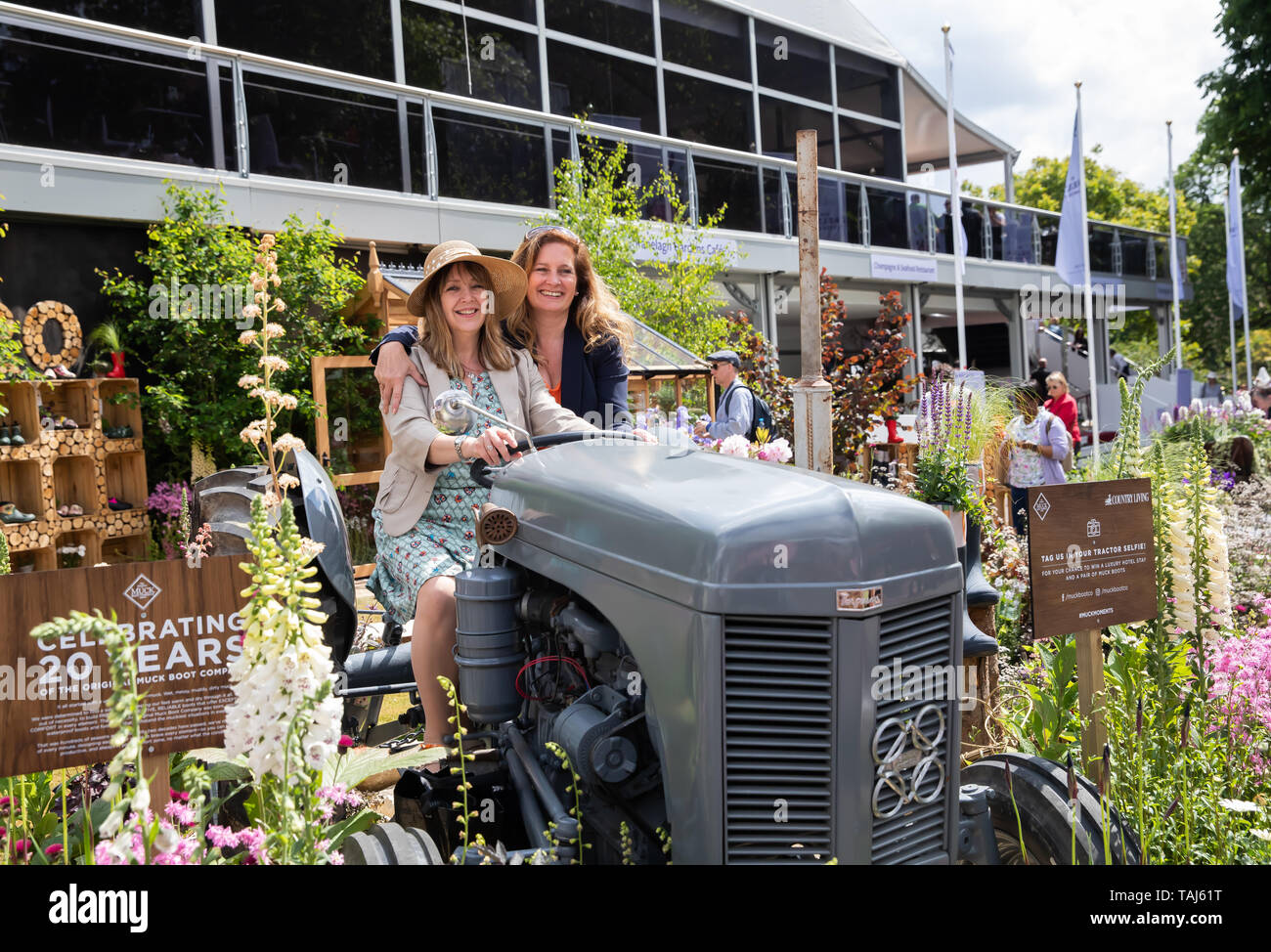 Known as chelsea tractor hi-res stock photography and images - Alamy