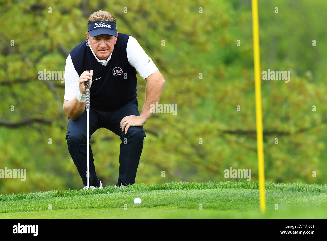 Rochester, NY, USA. 25th May, 2019. Paul Broadhurst sets up a put on ...