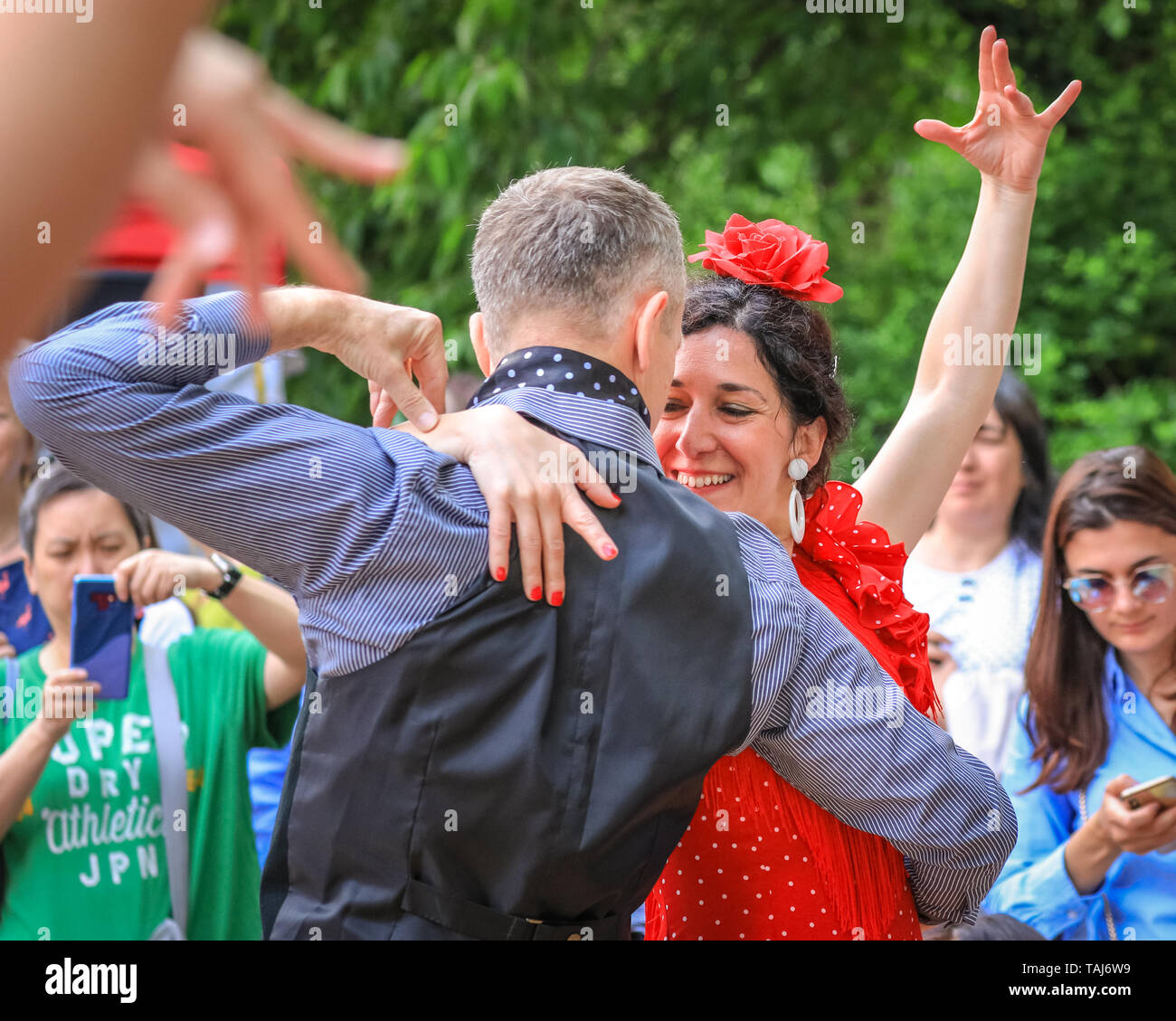 South Bank, London, UK - 25th May 2019. A passionate flamenco pairing ...