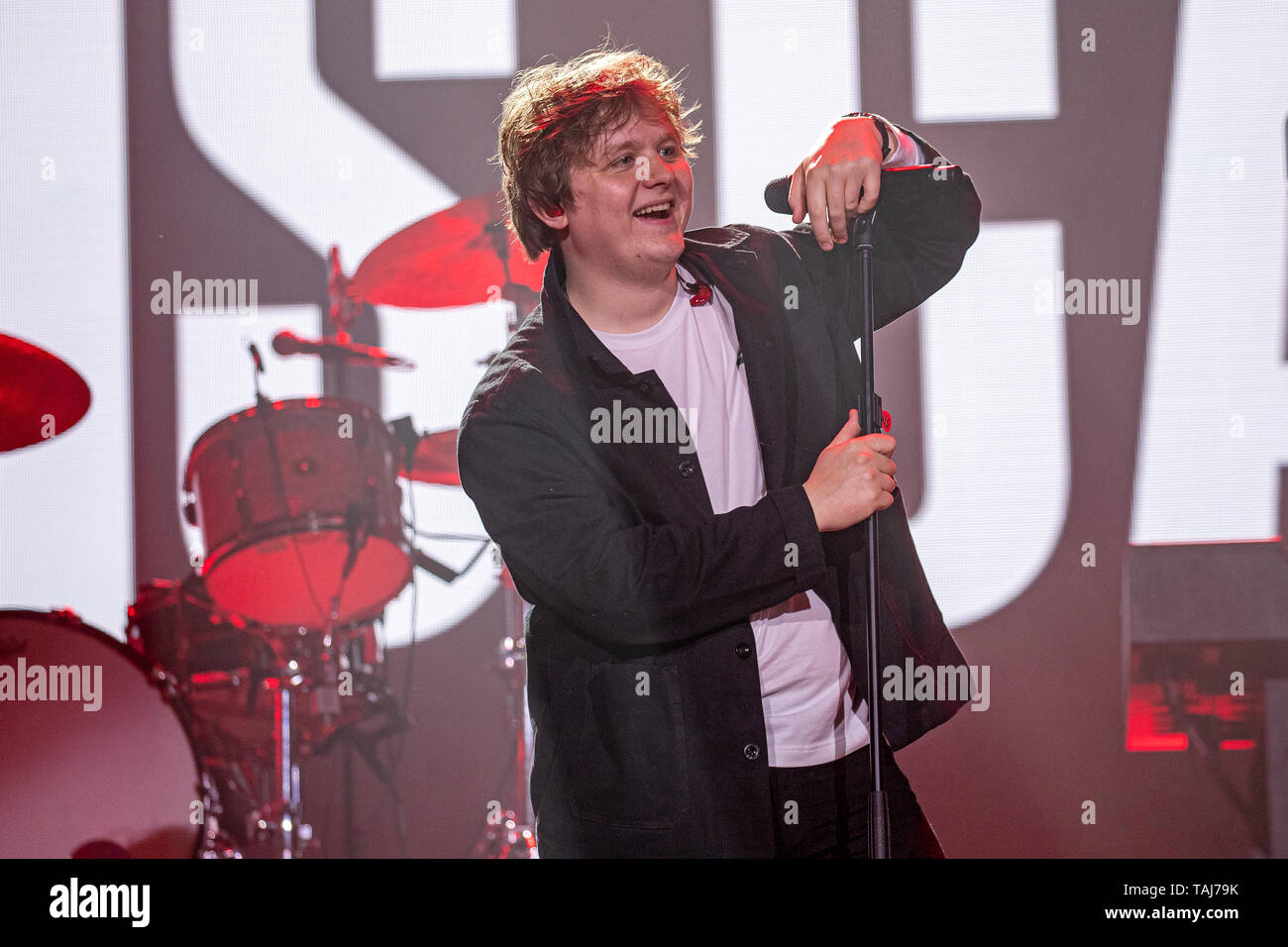 Lewis capaldi piano hi-res stock photography and images - Alamy