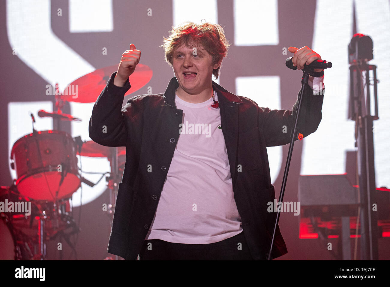 Lewis capaldi piano hi-res stock photography and images - Alamy