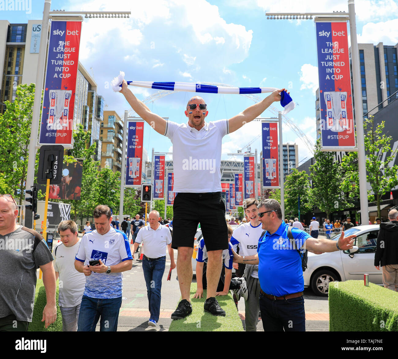 Tranmere fans wembley hi-res stock photography and images - Alamy
