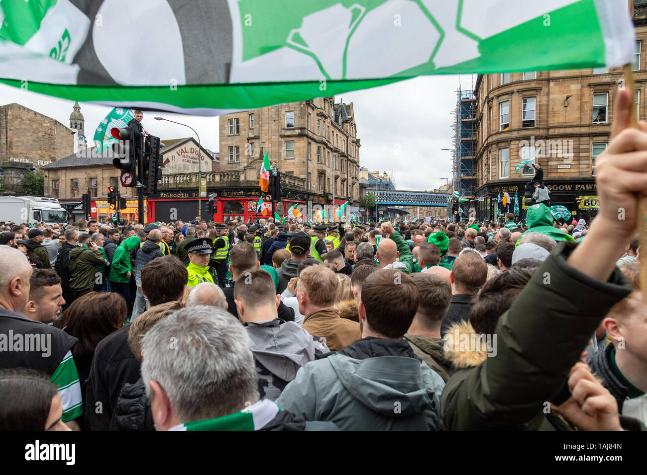Glasgow celtic fans hi-res stock photography and images - Alamy