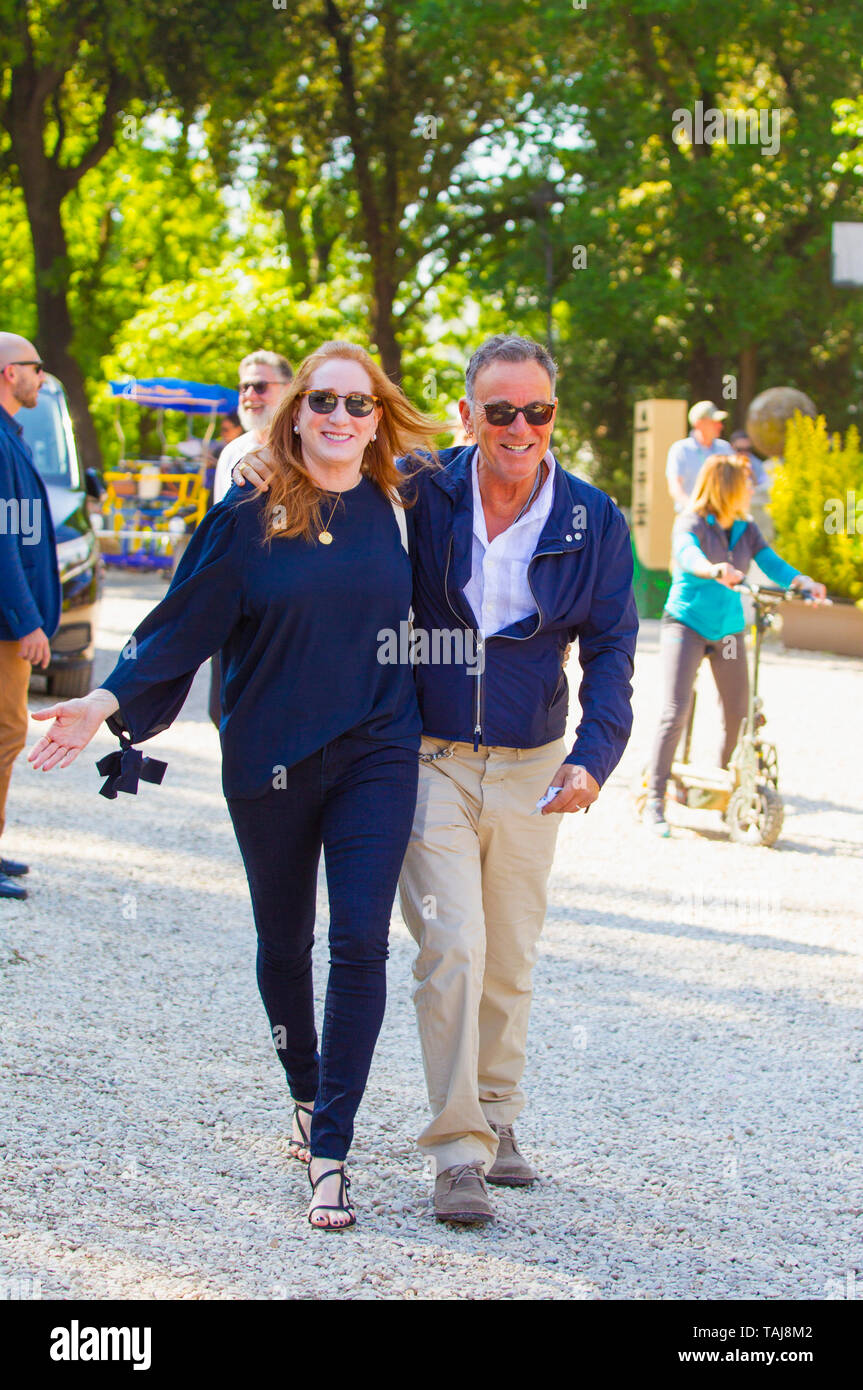 ***No WEB*** Rome, the famous American singer Bruce Springsteen ...