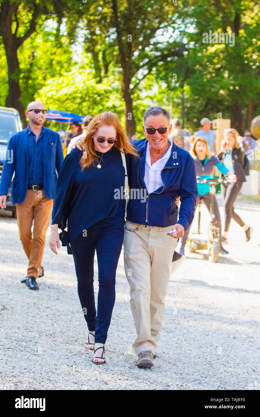 ***No WEB*** Rome, the famous American singer Bruce Springsteen ...