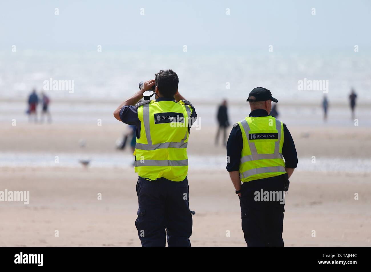 Uk border force officers hi-res stock photography and images - Alamy