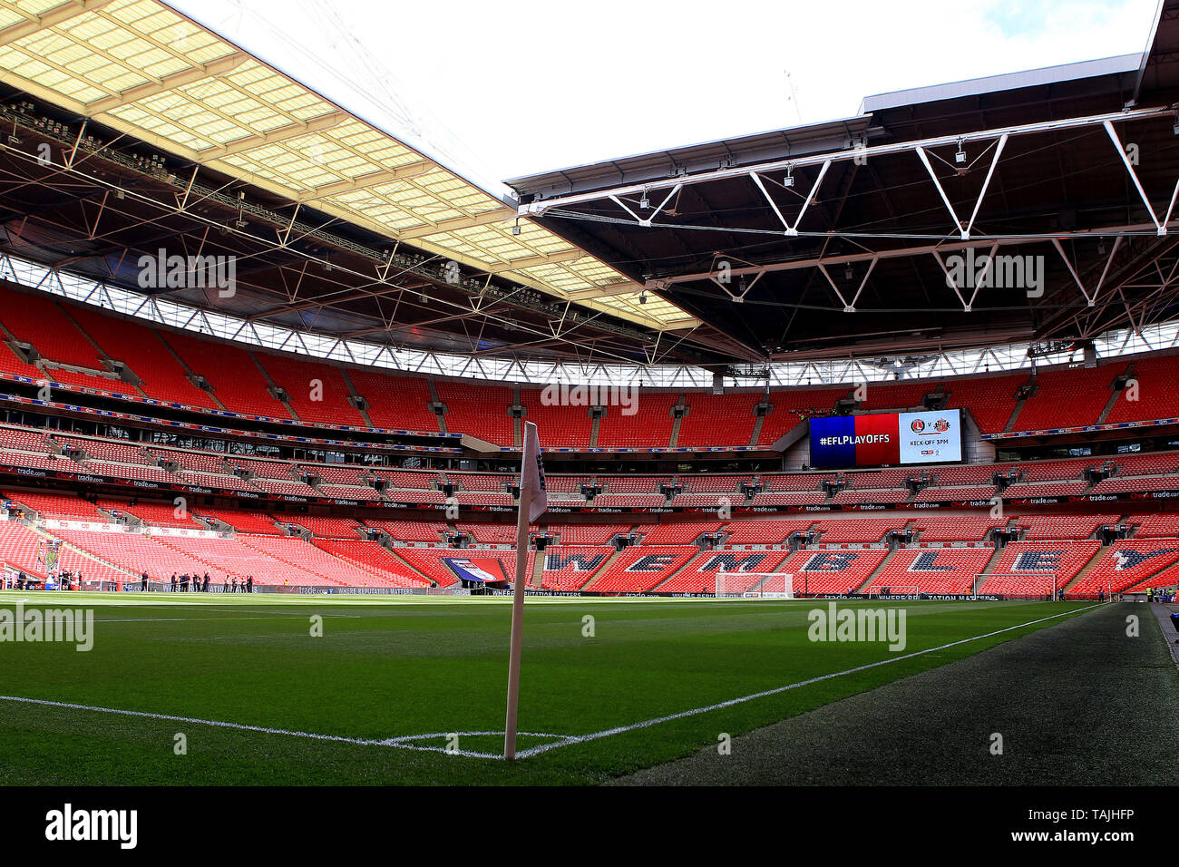 Wembley football stadium empty hi-res stock photography and images - Alamy