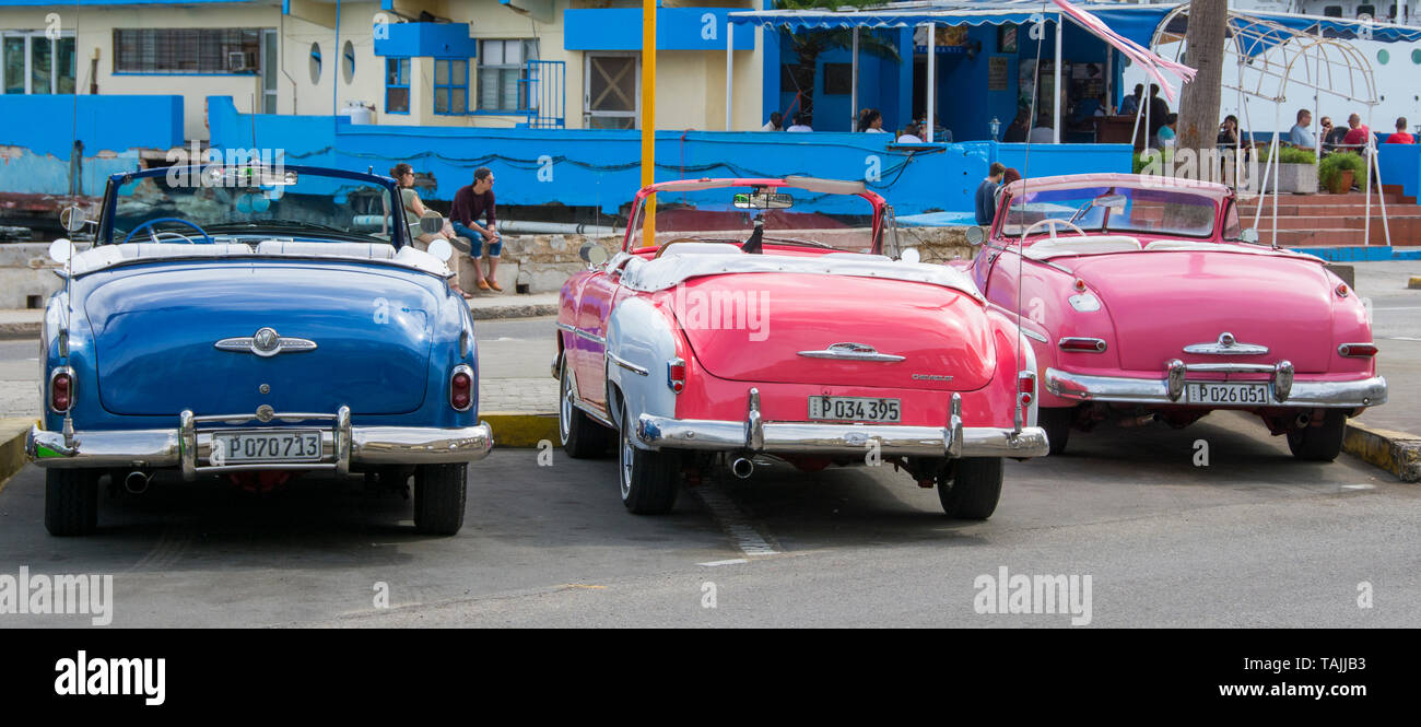 Havana, Cuba - Classic 1950s American cars on Avenida del Puerto near ...