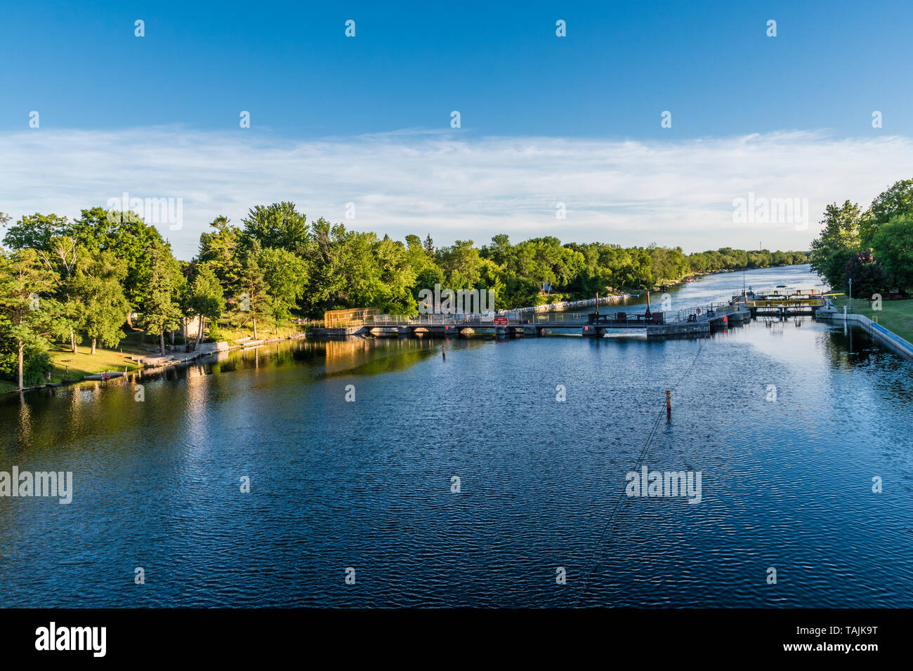 Blue green cottage hi-res stock photography and images - Alamy