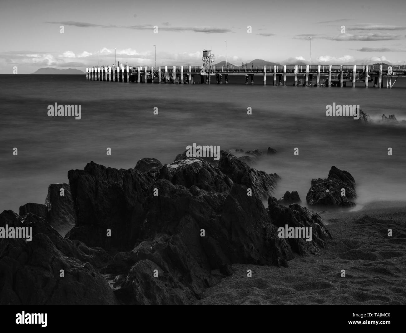 Palm tree sunset Black and White Stock Photos & Images - Alamy