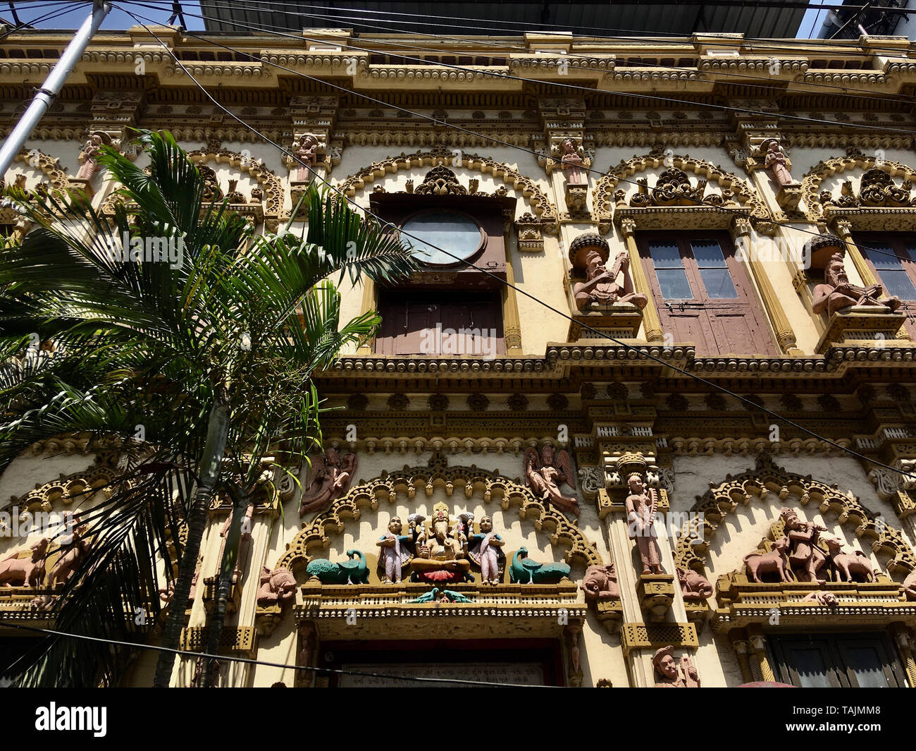 Dwarkadhish temple kalbadevi road mumbai hi-res stock photography and ...