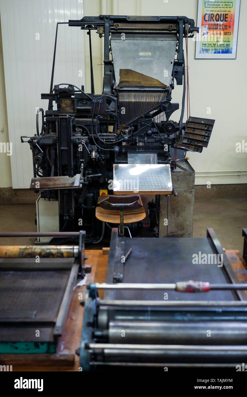 Old Printing press, Museum of printing Lyon, France Stock Photo - Alamy