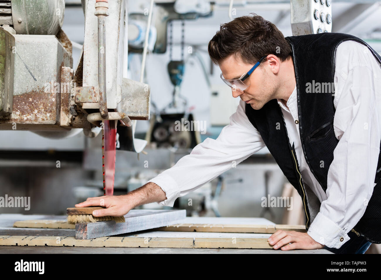 Stonemason mark hi-res stock photography and images - Alamy