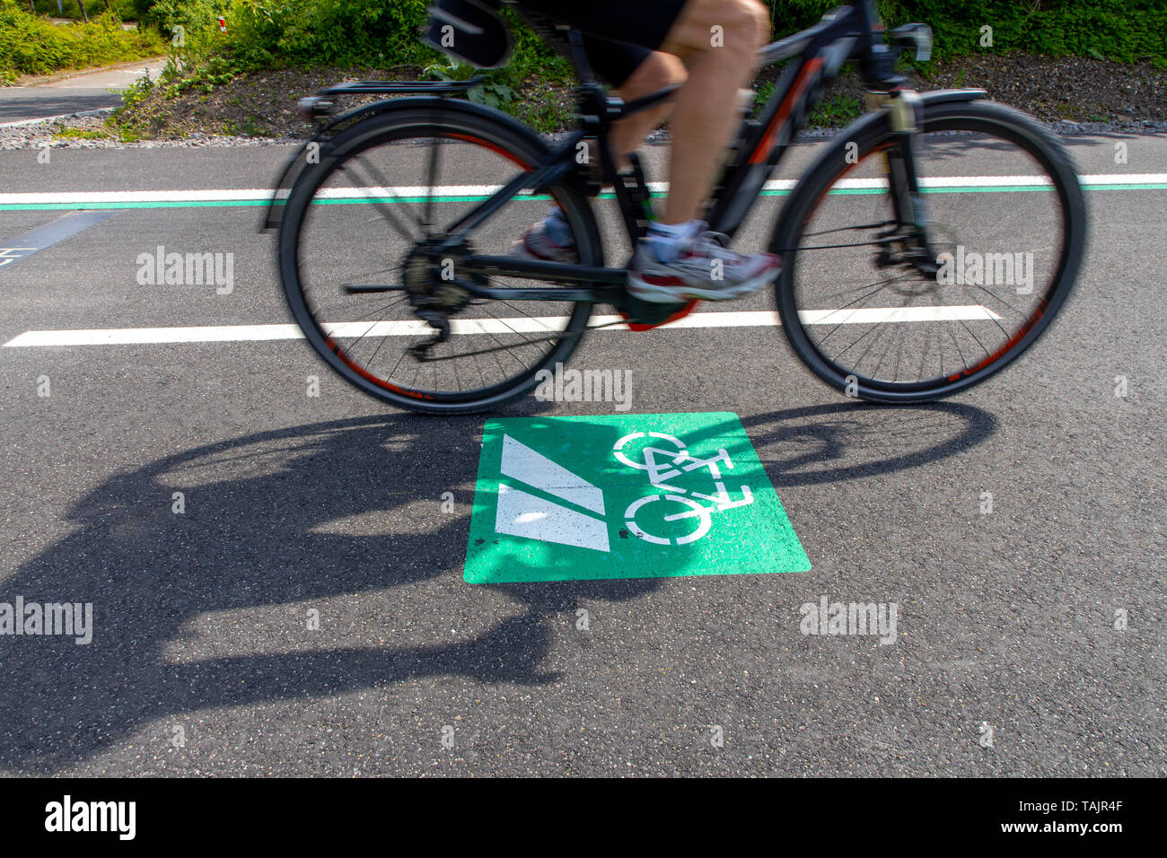 Radschnellweg RS1, a cycle highway, in Mülheim an der Ruhr, Germany ...