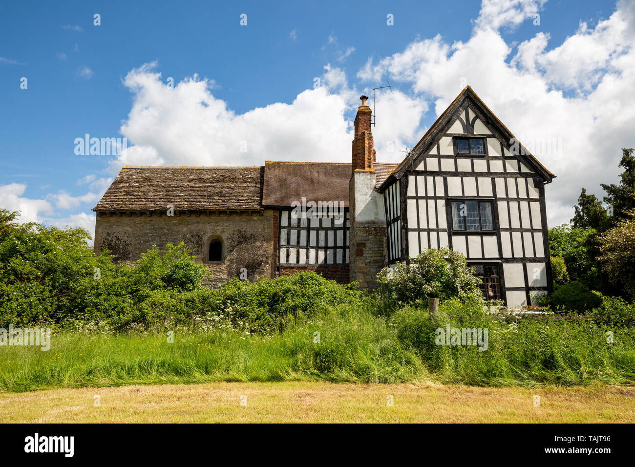 The exterior of Odda's 11th Century Saxon Chapel at Deerhurst ...