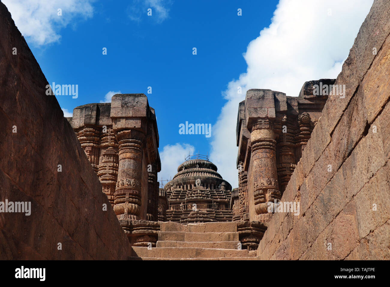 Konark temple sun god statue hi-res stock photography and images - Alamy