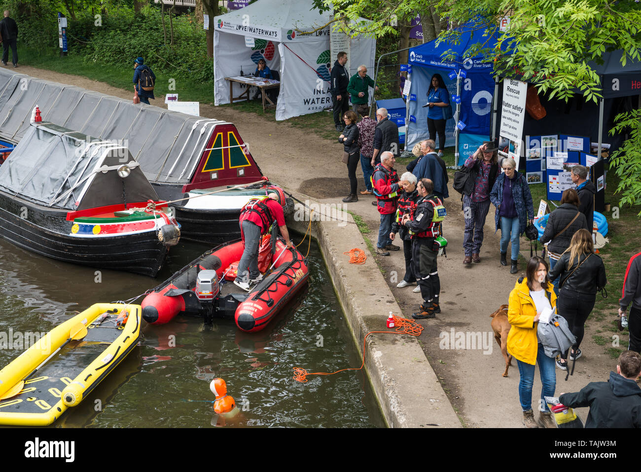 Water rescue team High Resolution Stock Photography and Images - Alamy