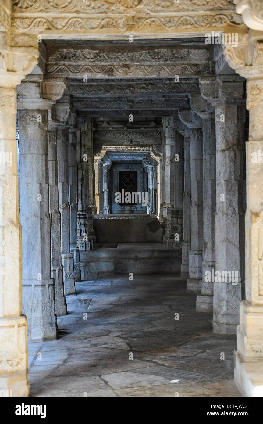 Chaumukha Mandir Jain Temple in Ranakpur, Rajasthan, North India Stock ...