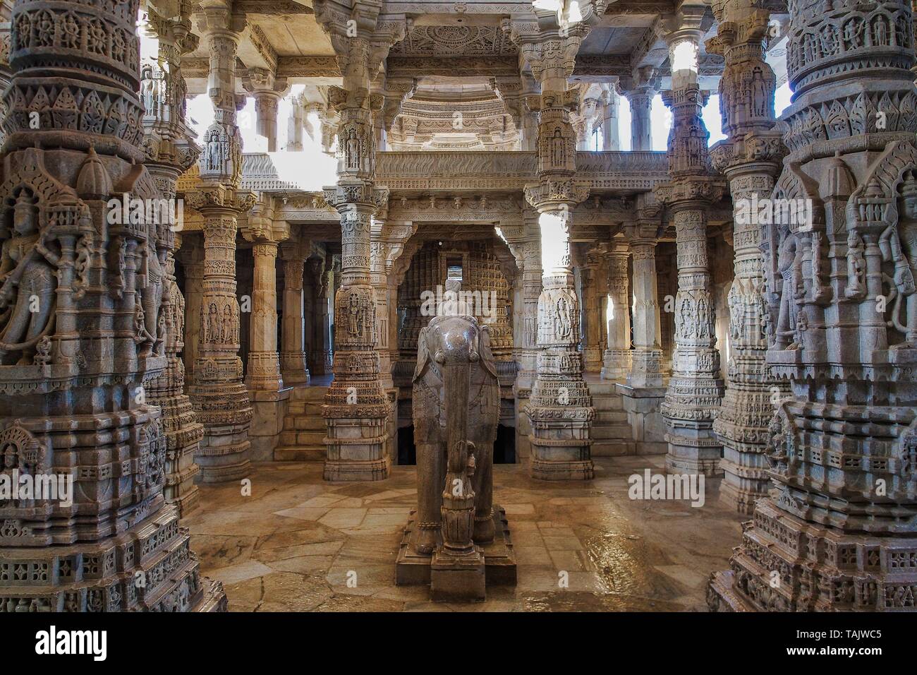 Chaumukha Mandir Jain Temple in Ranakpur, Rajasthan, North India Stock ...