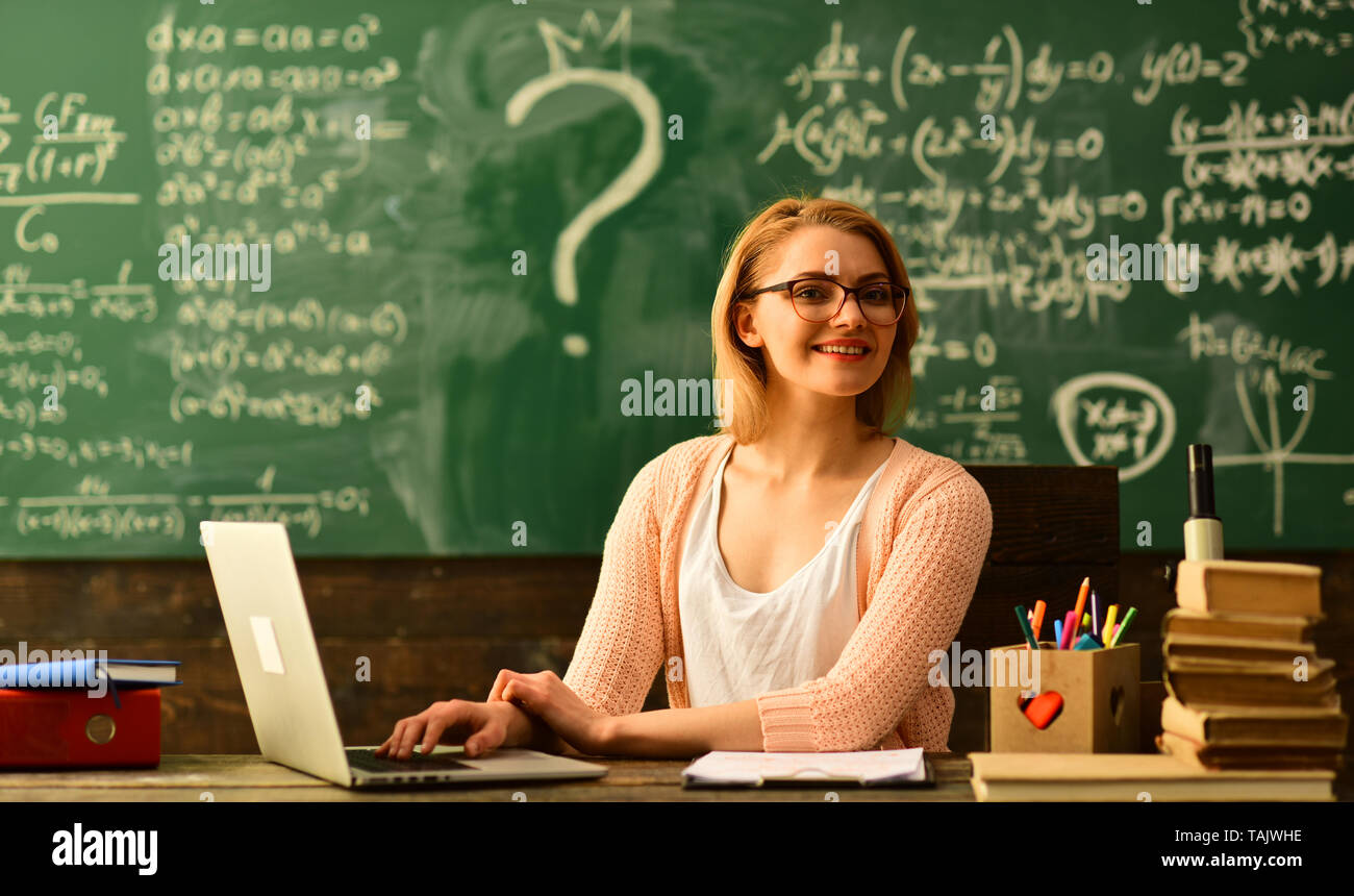 People learning education and school concept, Teacher starts the lesson ...