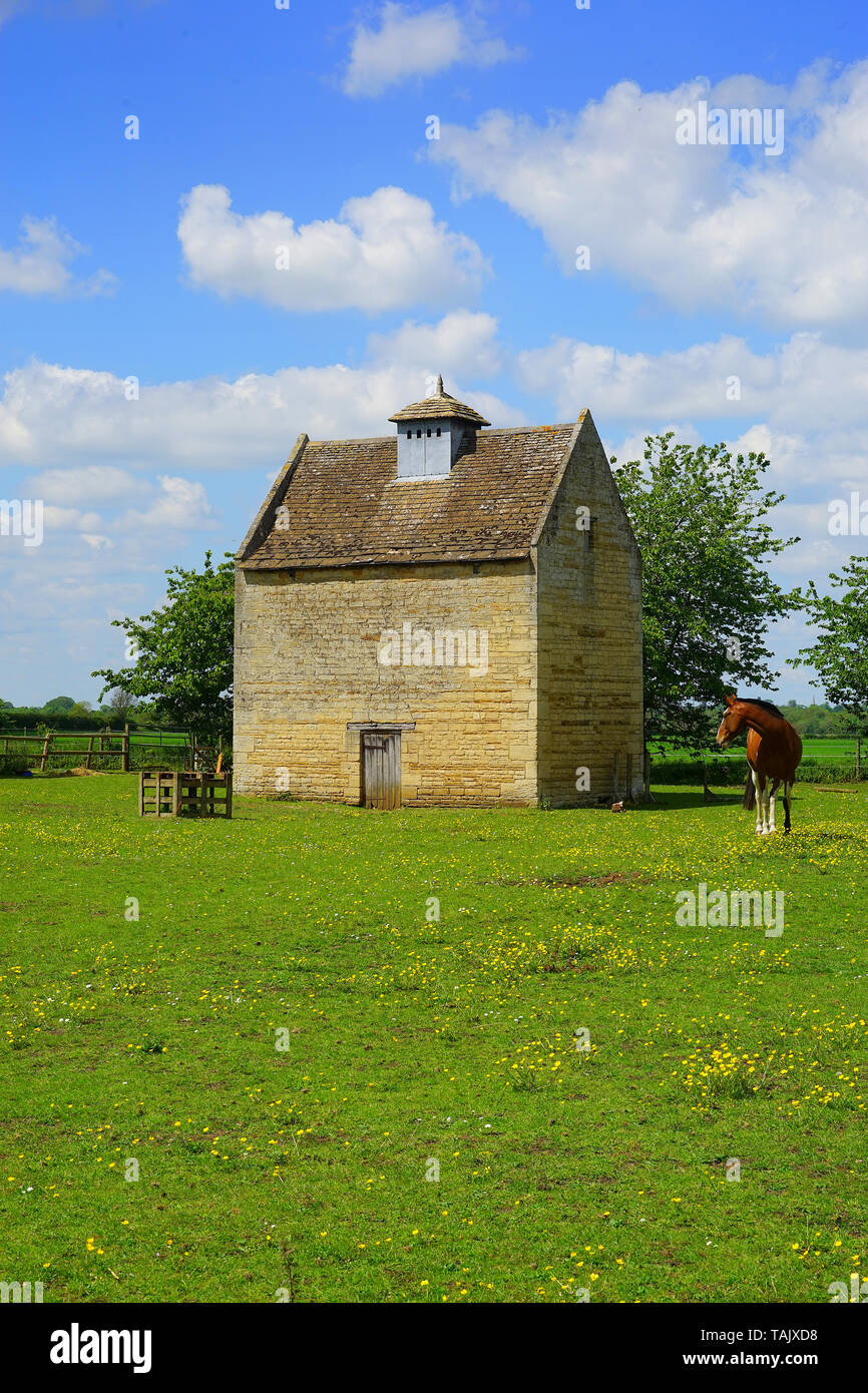 Dovecot hi-res stock photography and images - Alamy