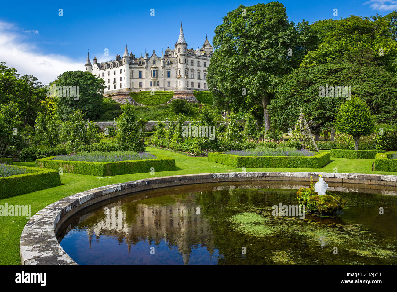 View of Dunrobin Castle, Scotland, Great Britain Stock Photo - Alamy