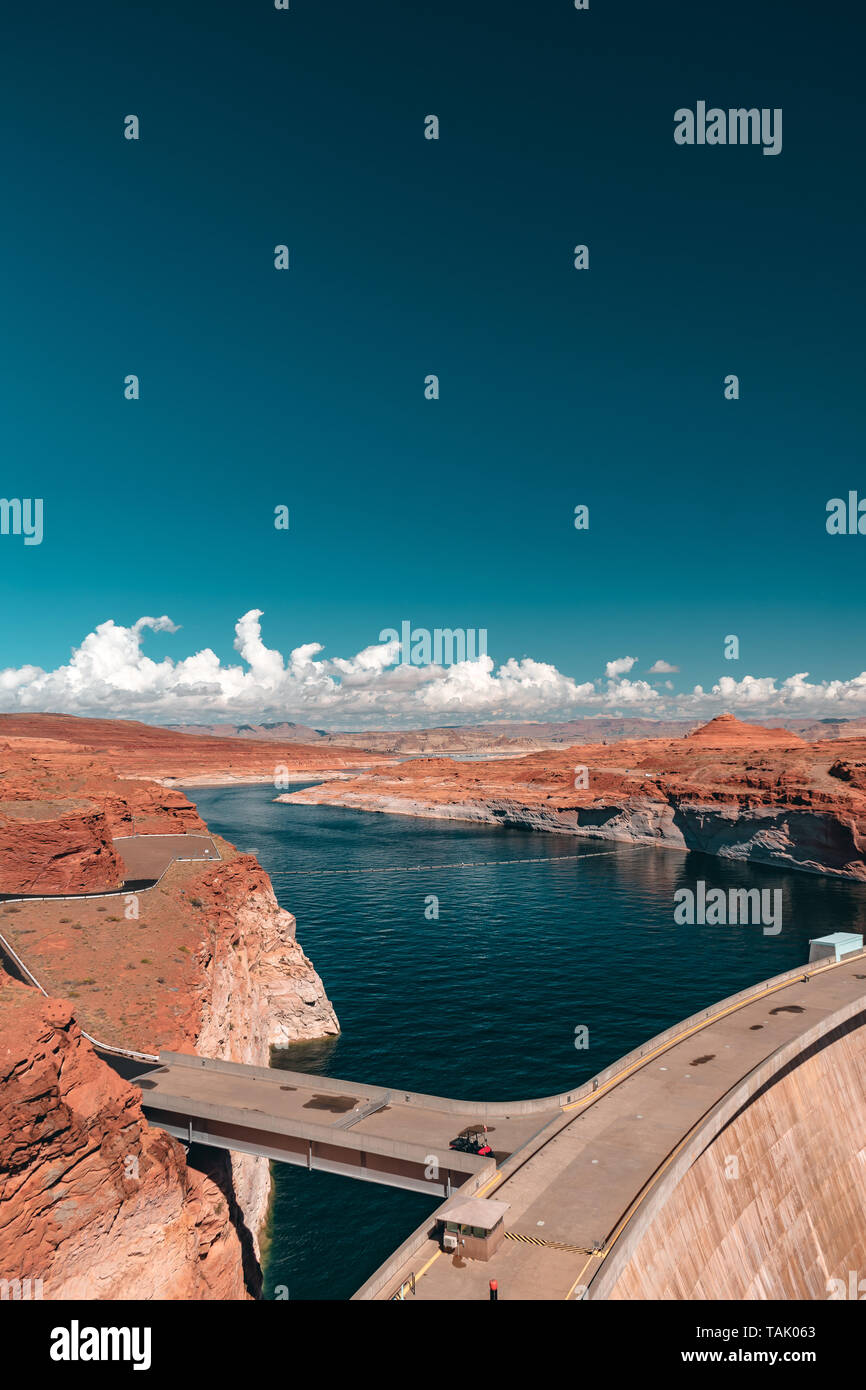 Arch gravity dam hi-res stock photography and images - Alamy