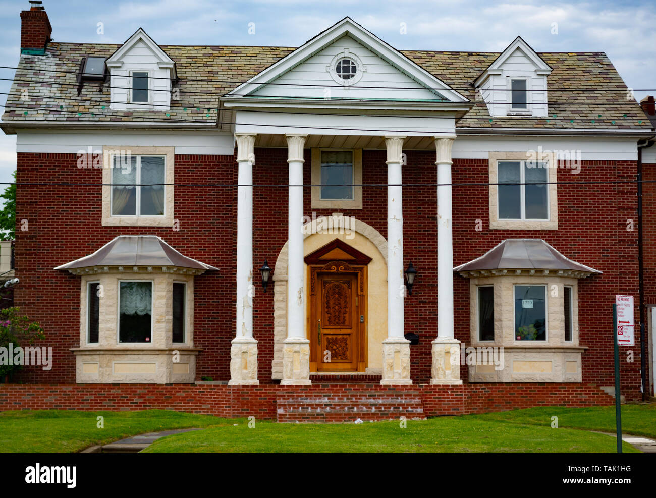 Architectural old two story hi-res stock photography and images - Alamy