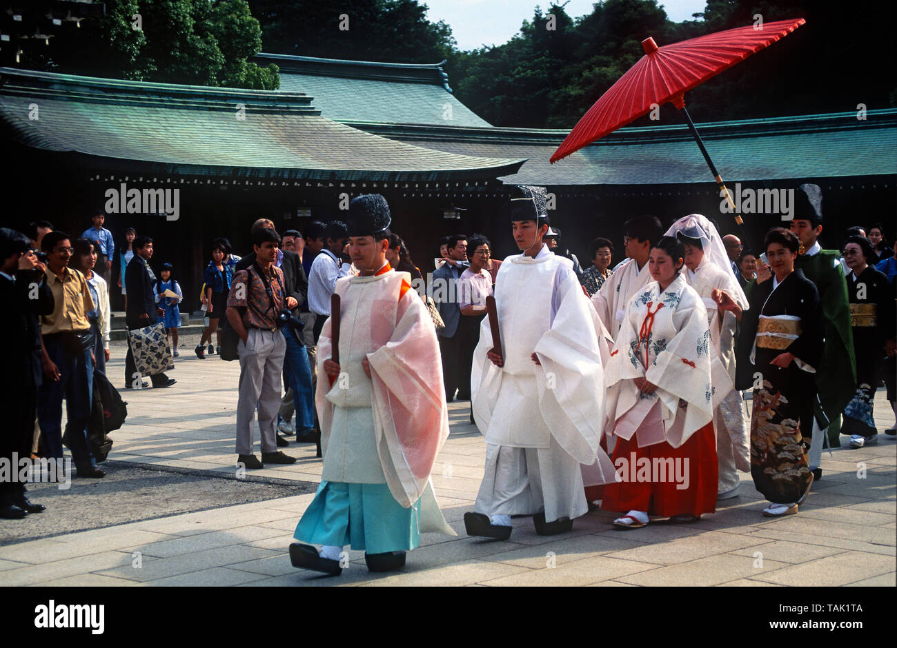 Japanese wedding procession, Meiji Shrine, Tokyo, Japan Stock Photo - Alamy