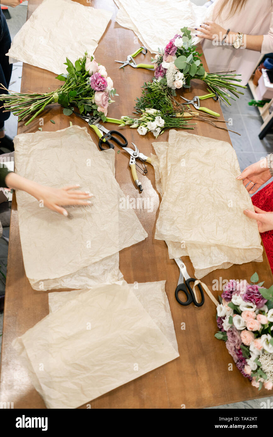 Master class on making bouquets. Summer bouquet. Learning flower ...