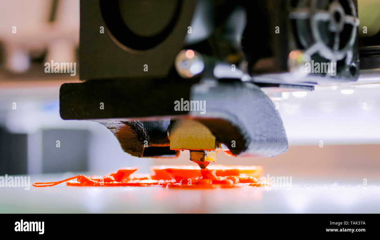 3D printing machine printing plastic model Stock Photo - Alamy
