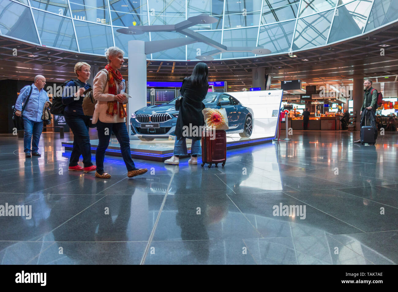 Transit hall hi-res stock photography and images - Alamy