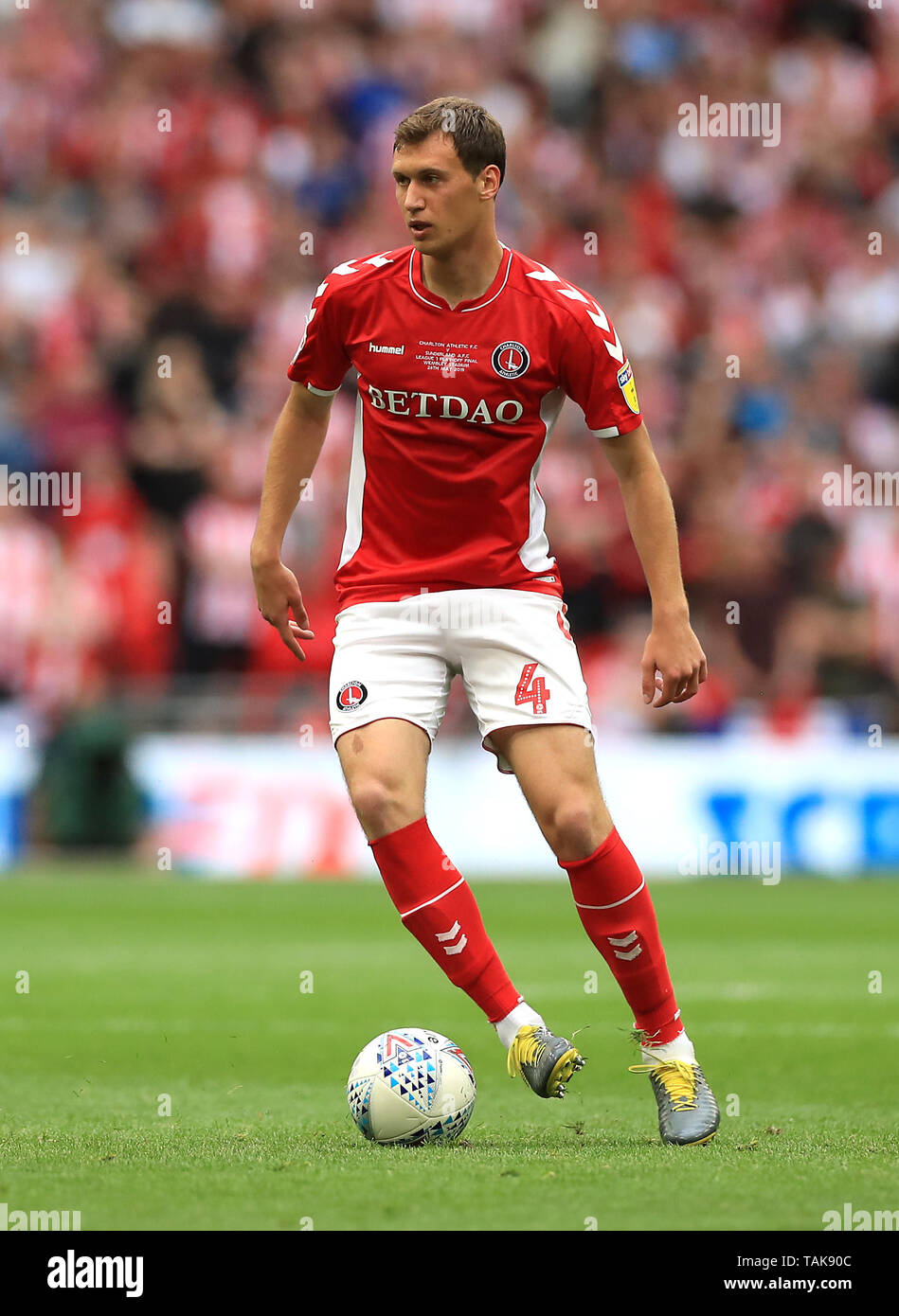 Charlton athletics krystian bielik hi-res stock photography and images ...