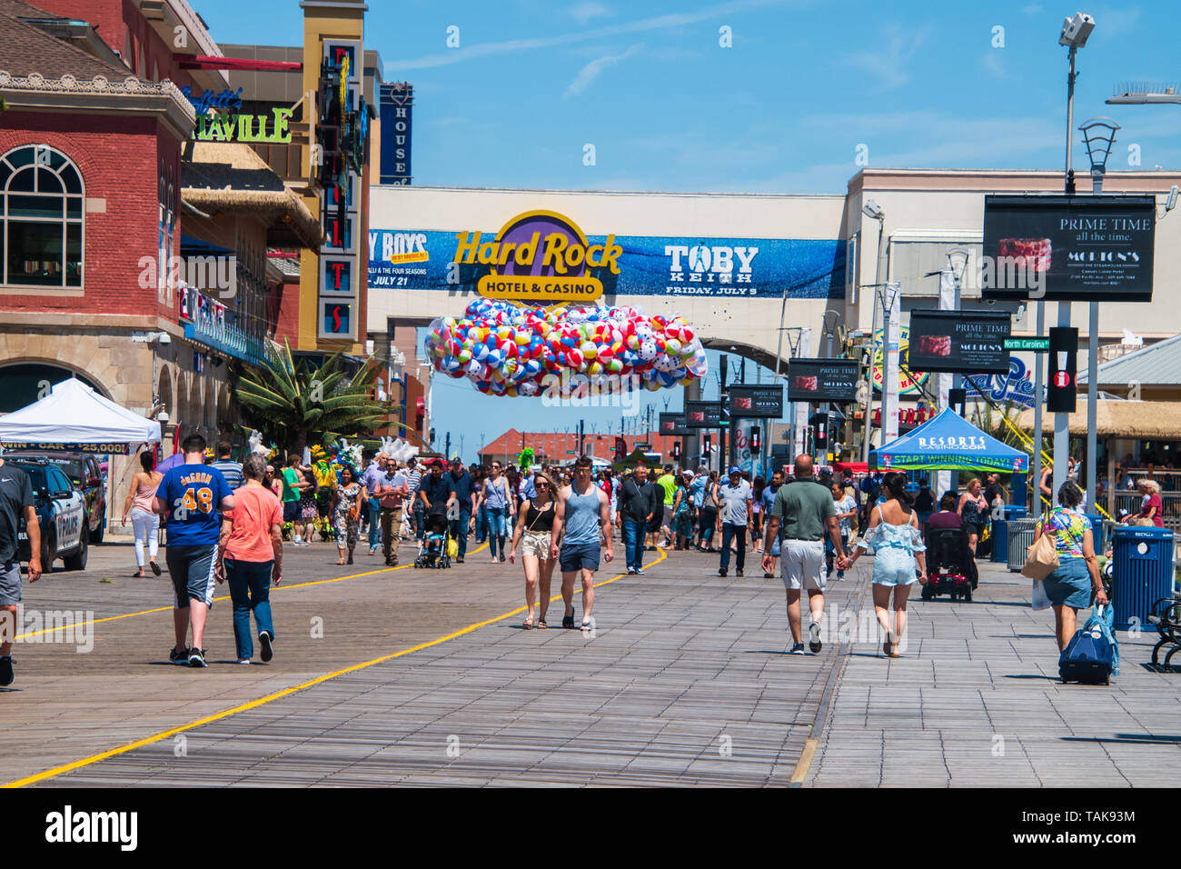 Atlantic city boardwalk entertainment hi-res stock photography and ...