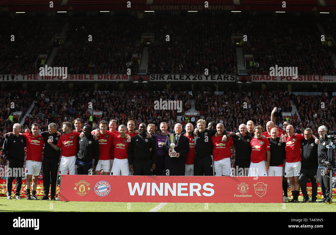 Manchester United Legends manager Sir Alex Ferguson with the trophy and ...