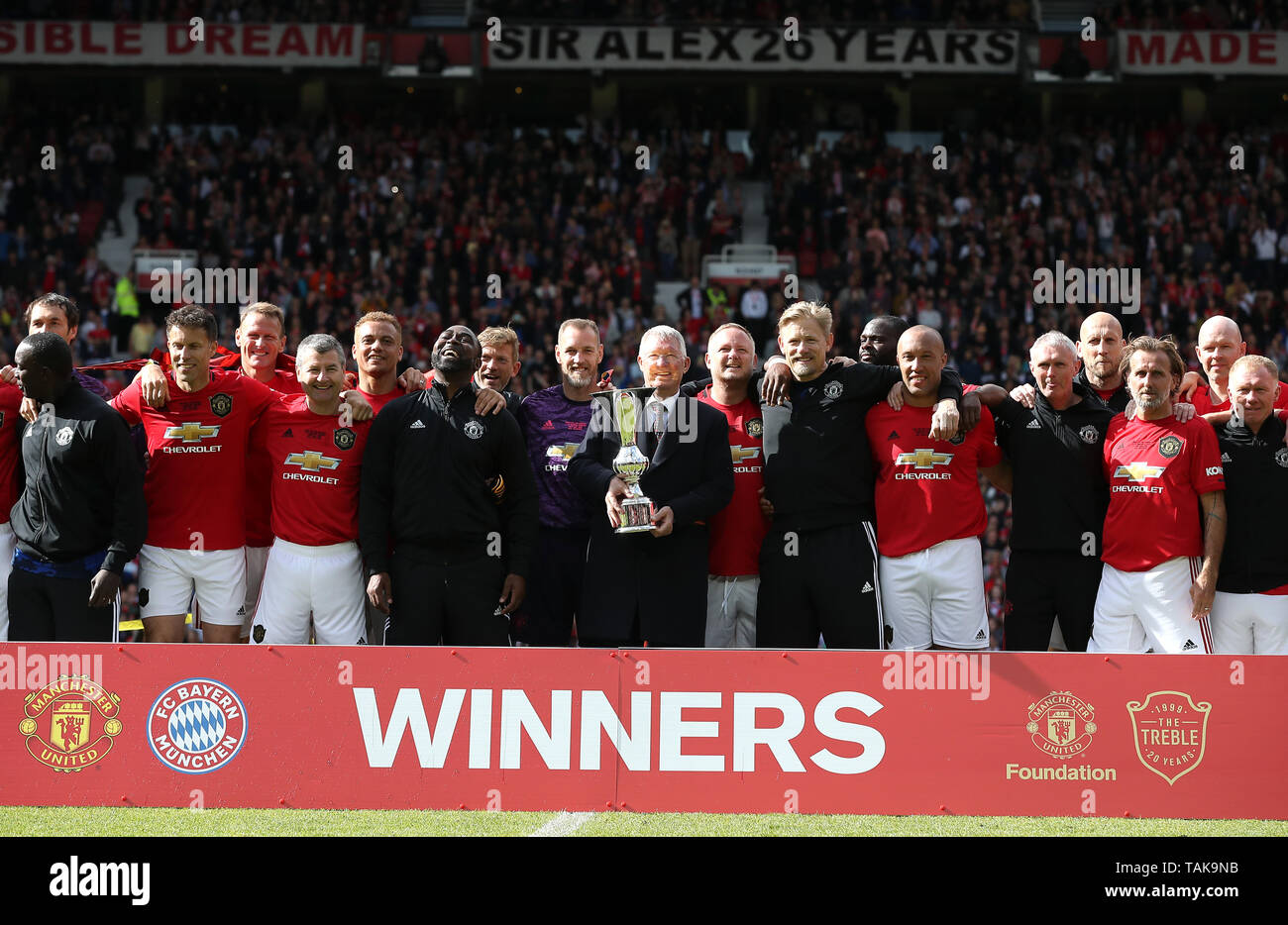 Sir alex ferguson trophy 1999 hi-res stock photography and images - Alamy