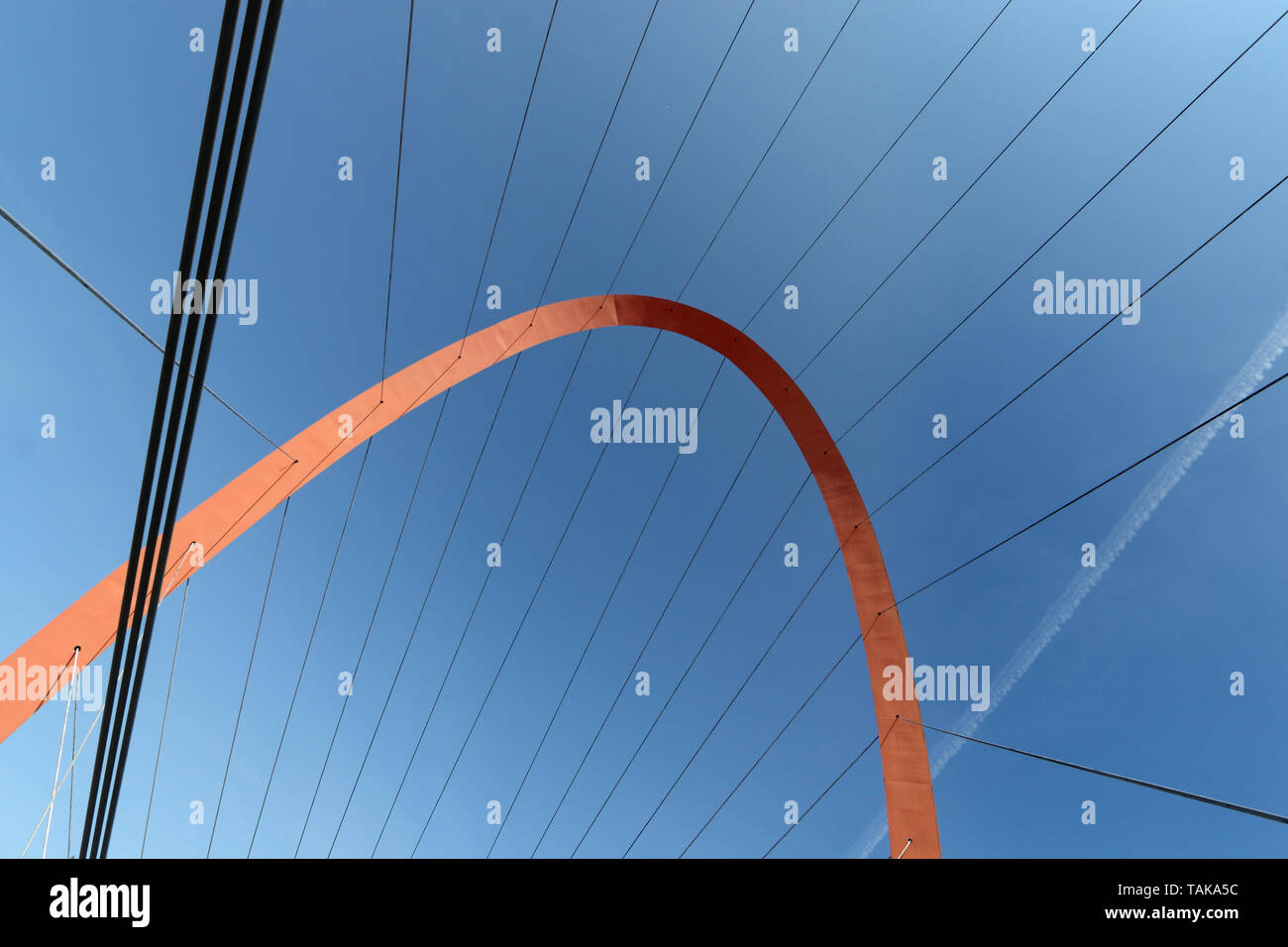 Pedestrian bridge across the Lingotto rail yard (superstructure), Turin ...