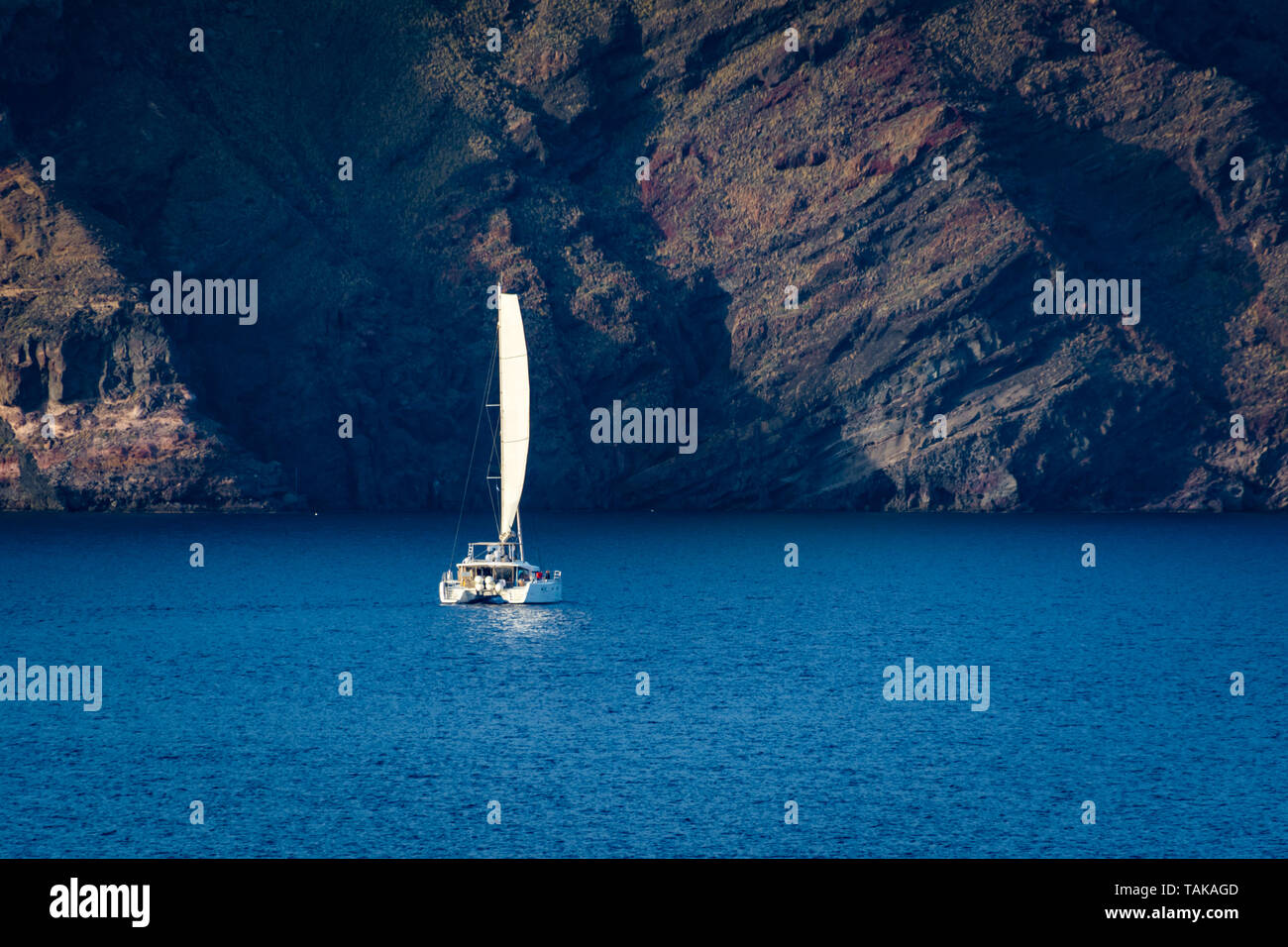 Catamaran sailing hi-res stock photography and images - Alamy