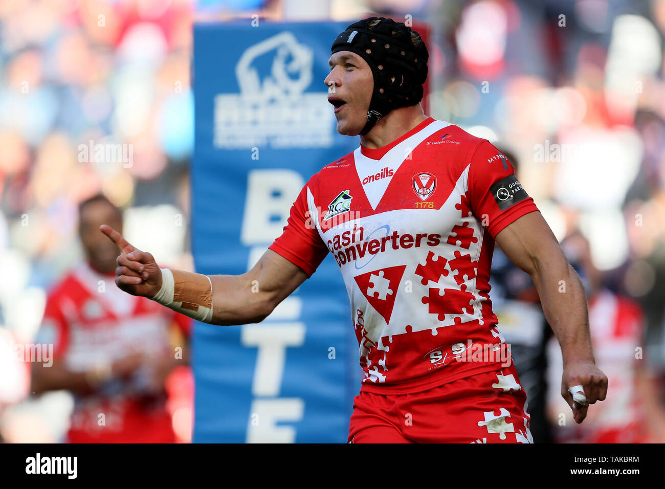 Saint helens jonny lomax celebrates hi-res stock photography and images ...