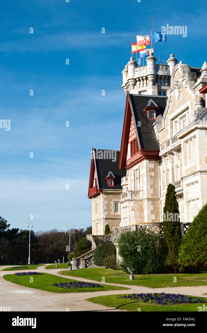 Palacio de la Magdalena en Santander Stock Photo - Alamy