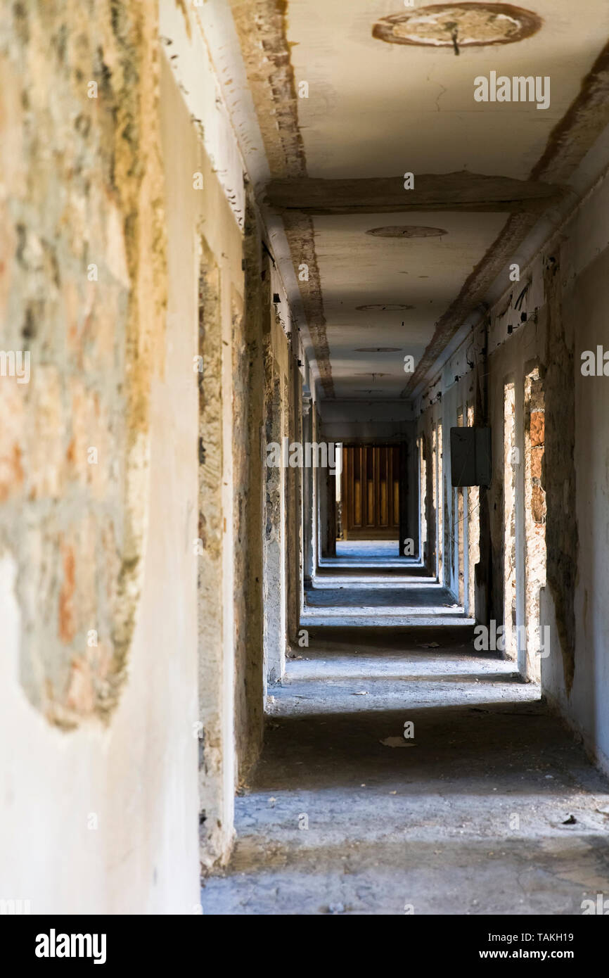 Ruined hallway hi-res stock photography and images - Alamy