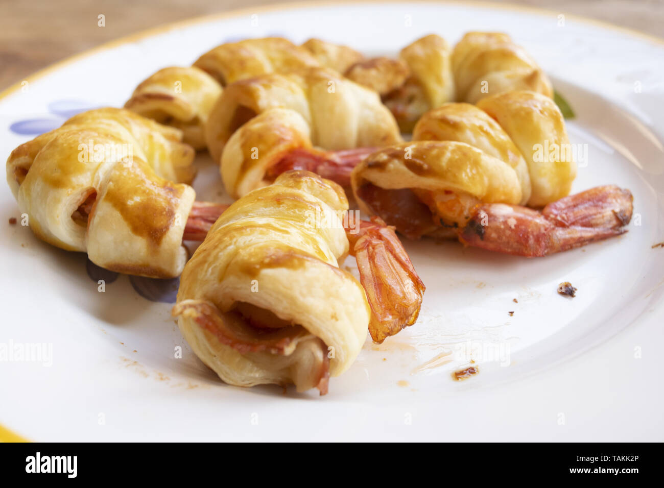 Prawns in puff pastry hi-res stock photography and images - Alamy