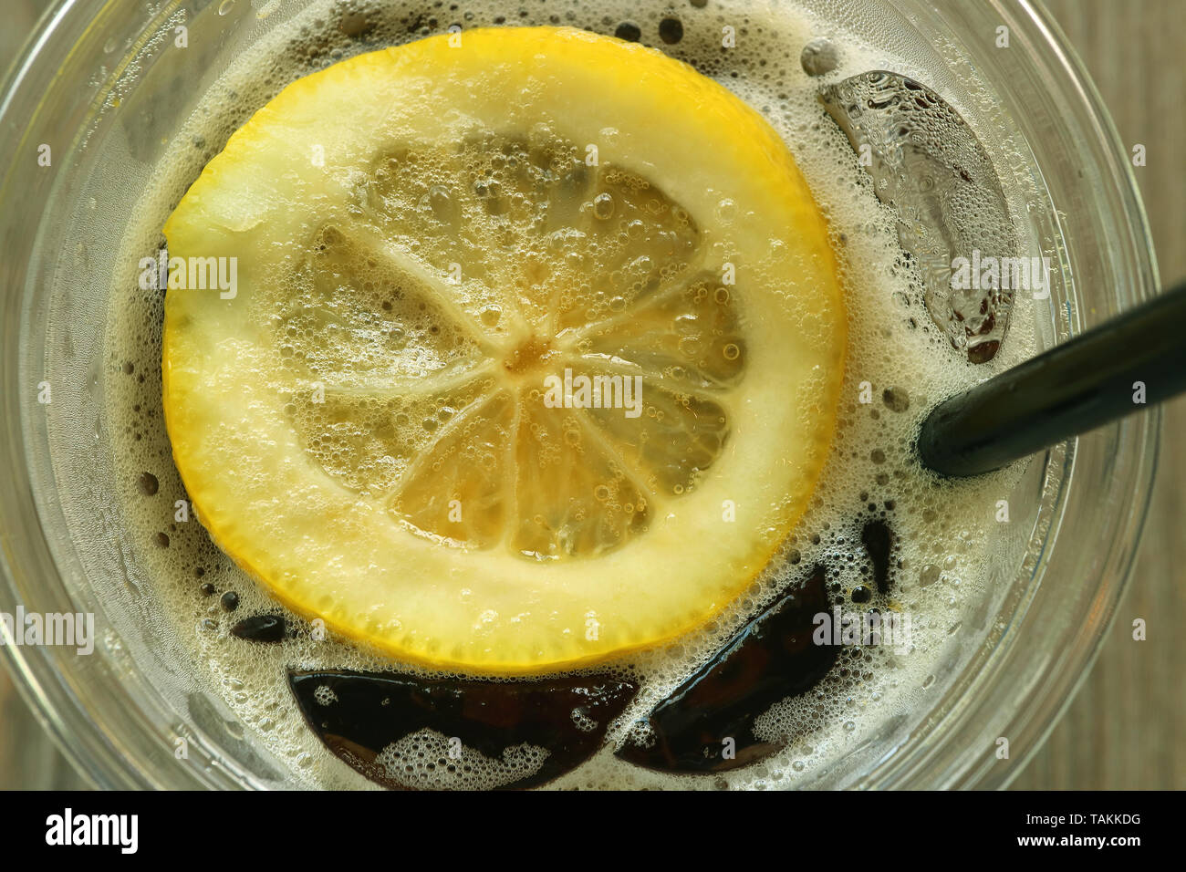 Fresh Lemon Slice on the Iced Cola Soft Drink Stock Photo - Alamy