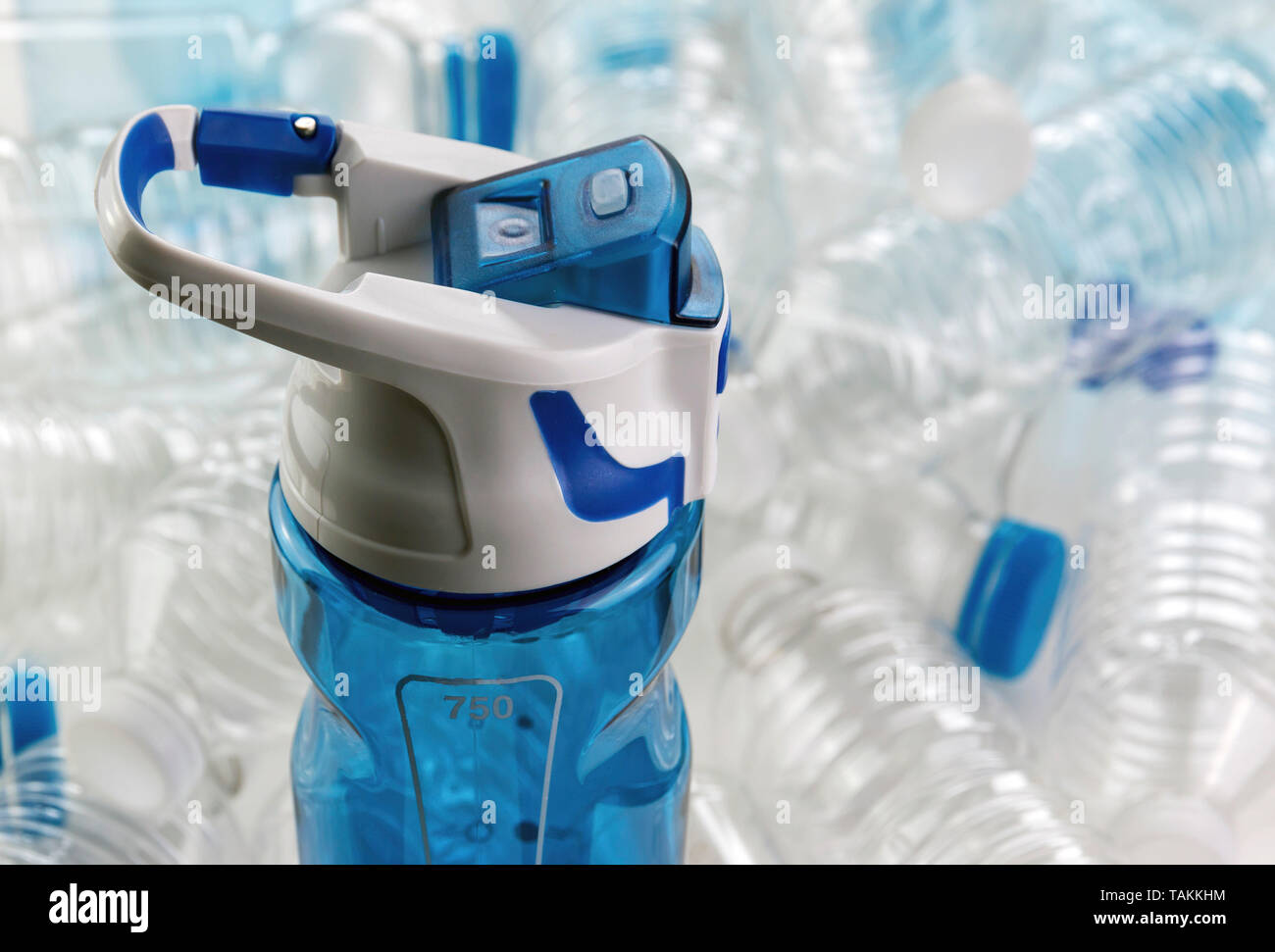 Reusable water bottle clear hi-res stock photography and images - Alamy