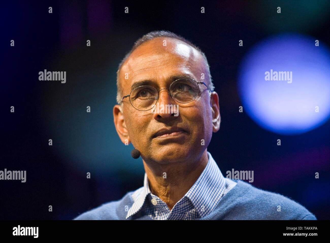 Venki Ramakrishnan Nobel Prize winning chemist speaking on stage at Hay ...