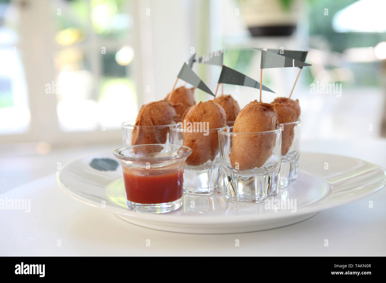 Cocktail sausages hi-res stock photography and images - Alamy